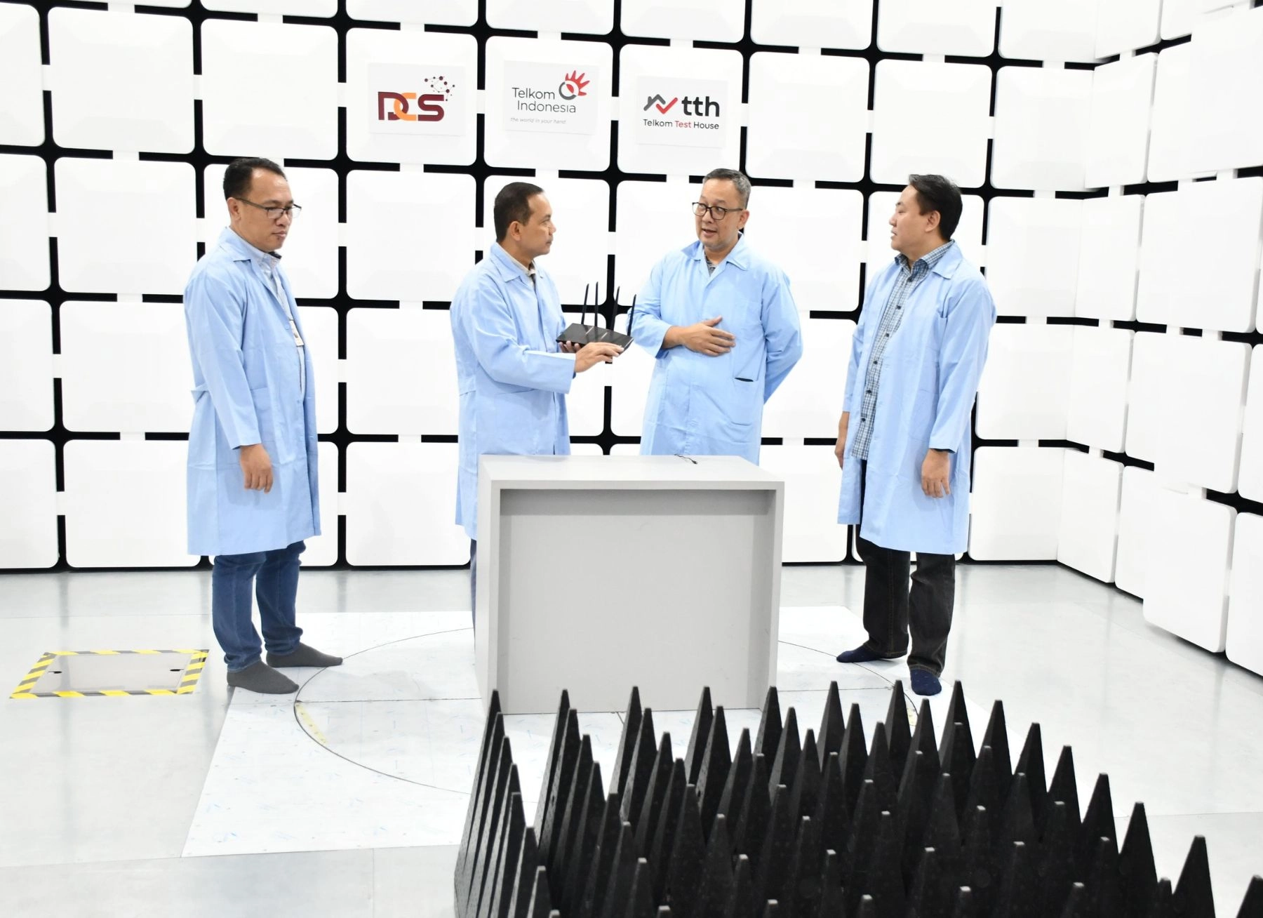 Telkom | Telkom Test House Jadi Acuan Nasional Uji Perangkat Jaringan ...