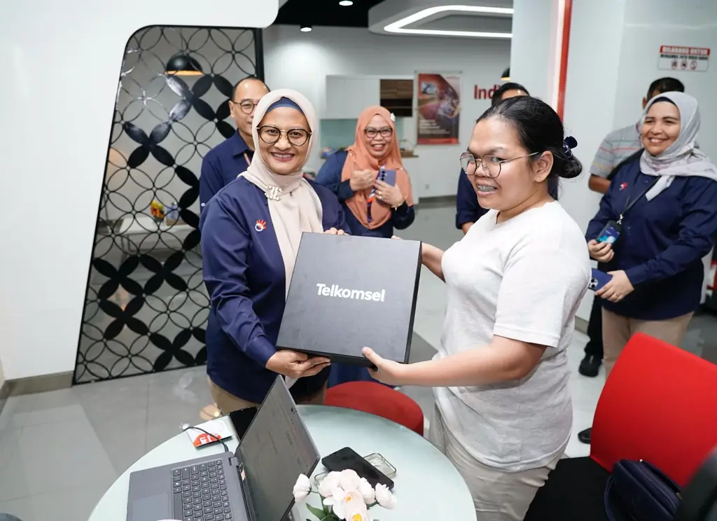 Telkom | Wujudkan Pengalaman Pelanggan Terbaik, Direksi Telkom Kunjungi ...